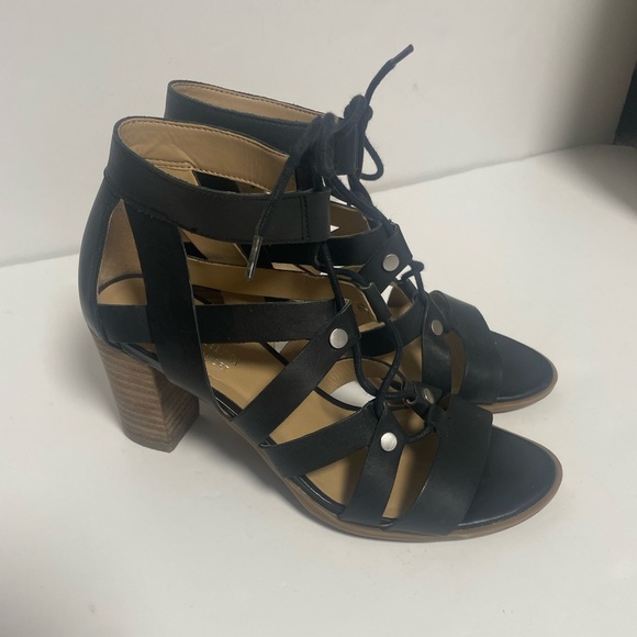 Naturalizer | Shoes | Naturalizer N5 Comfort Black Lace Up Heeled ...
